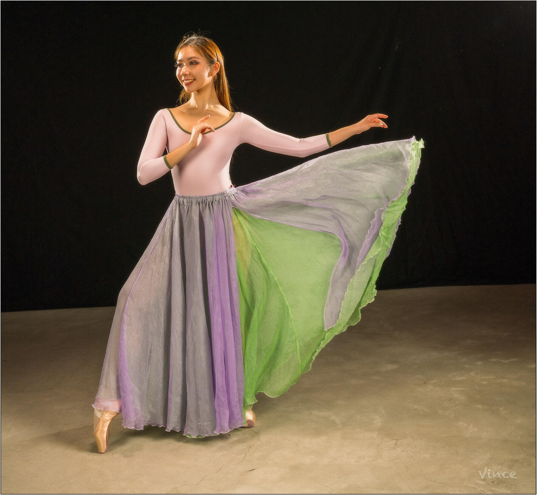 Lily Dancer 2024.07.27 -- fotop.net photo sharing network